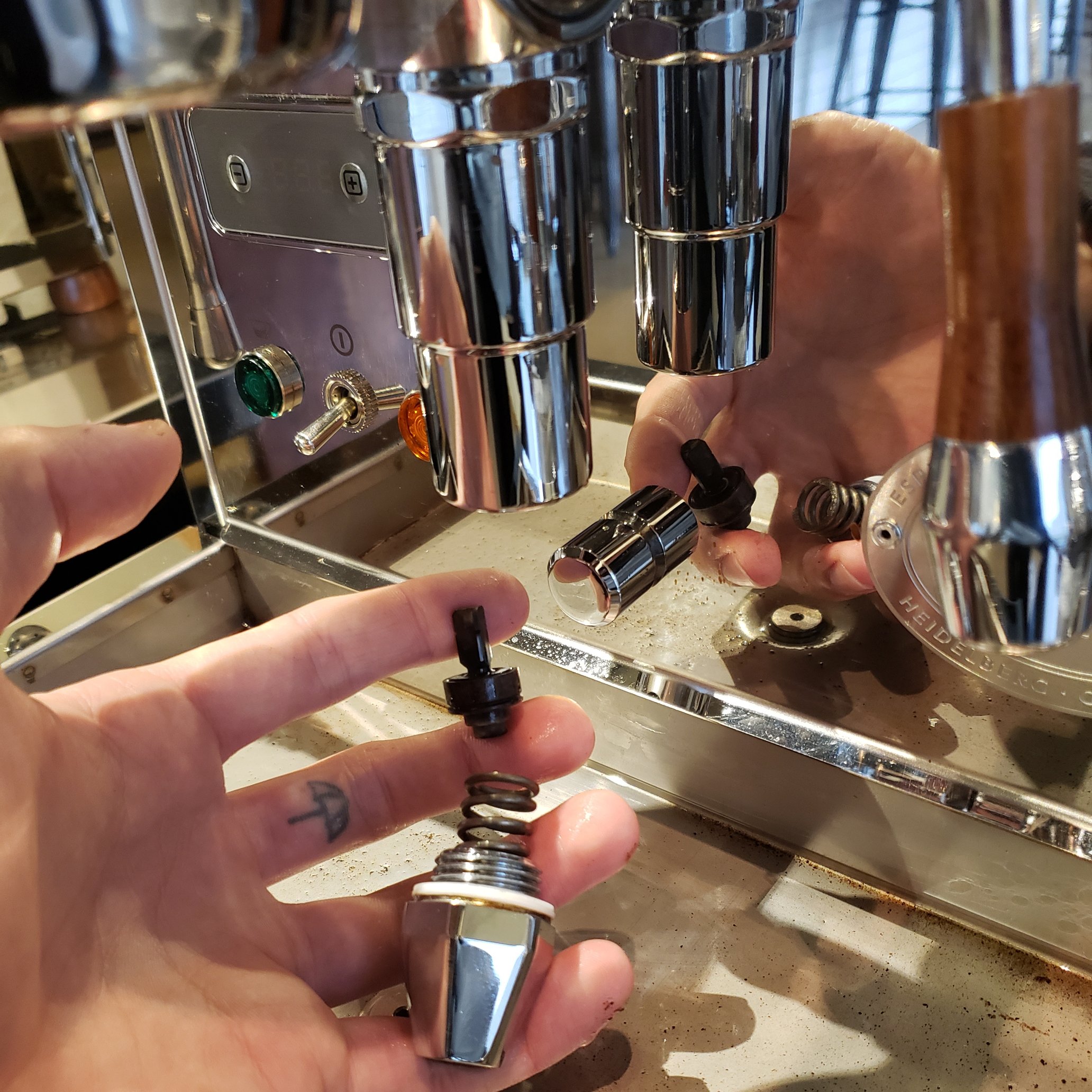 ECM Synchronika: Inspecting and Replacing Group Head Valves