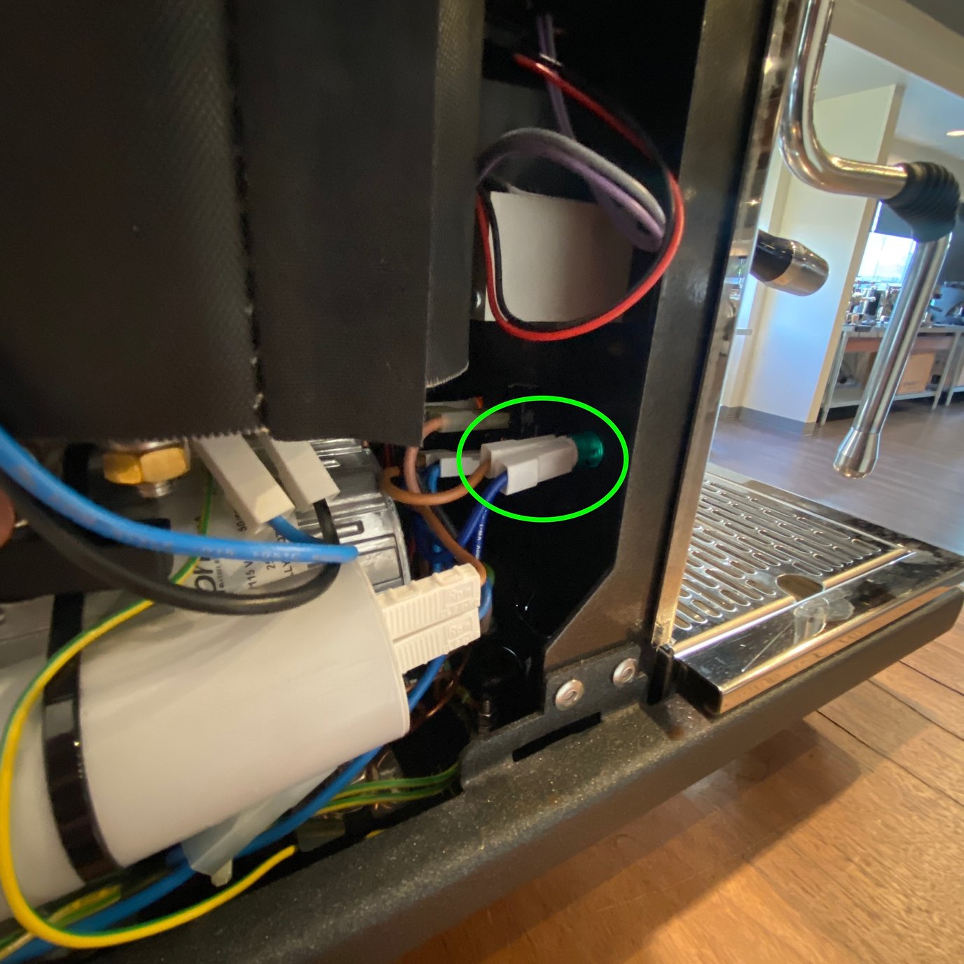 ECM Synchronika: Green Control LED Light Inspection and Replacement