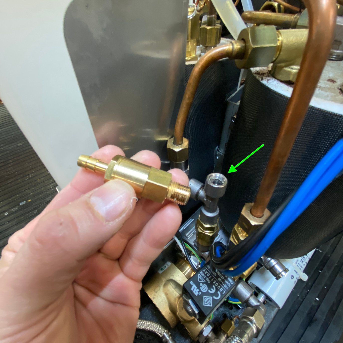 ECM Synchronika: Expansion Valve Replacement (post-2021 machines)
