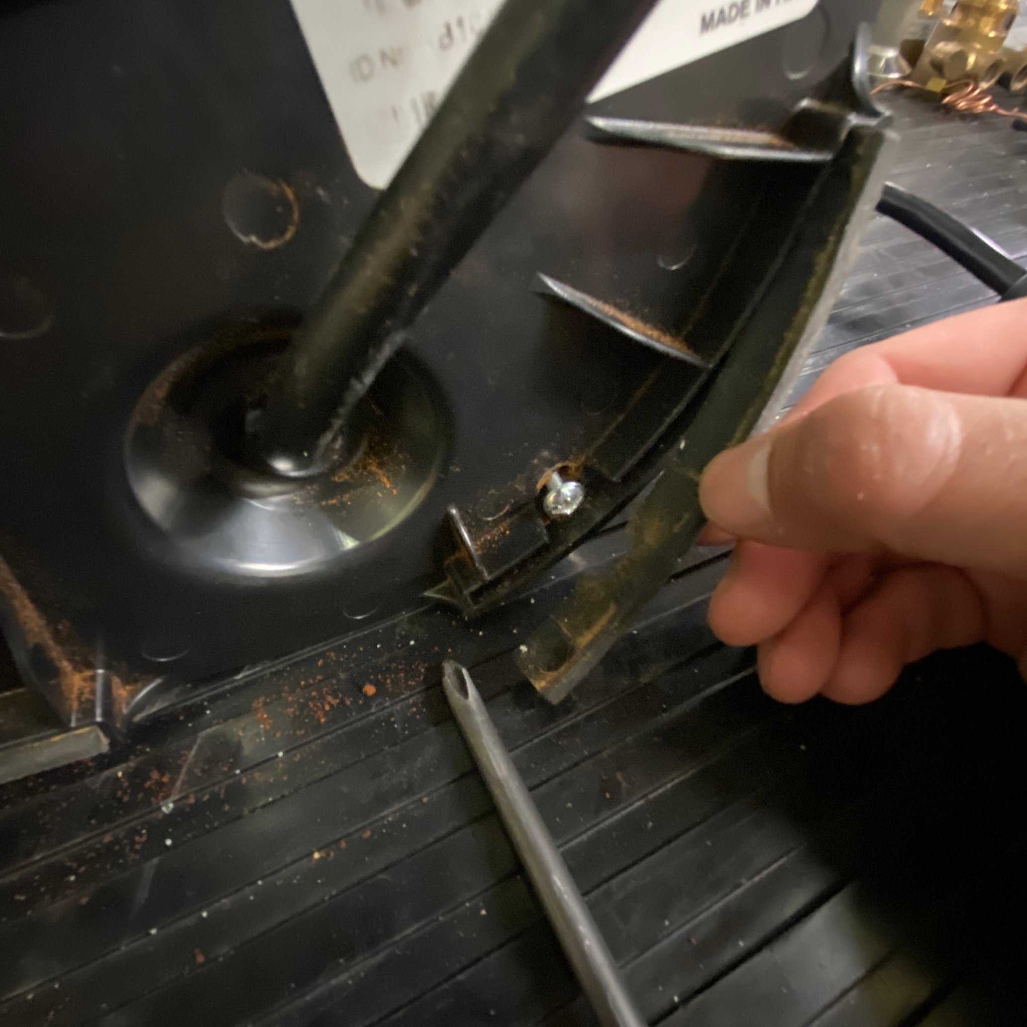 Eureka Helios 80: Replacing Power Cable