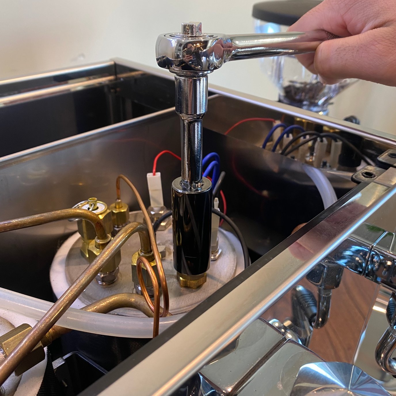 Profitec Pro 700: Vacuum Breaker Service