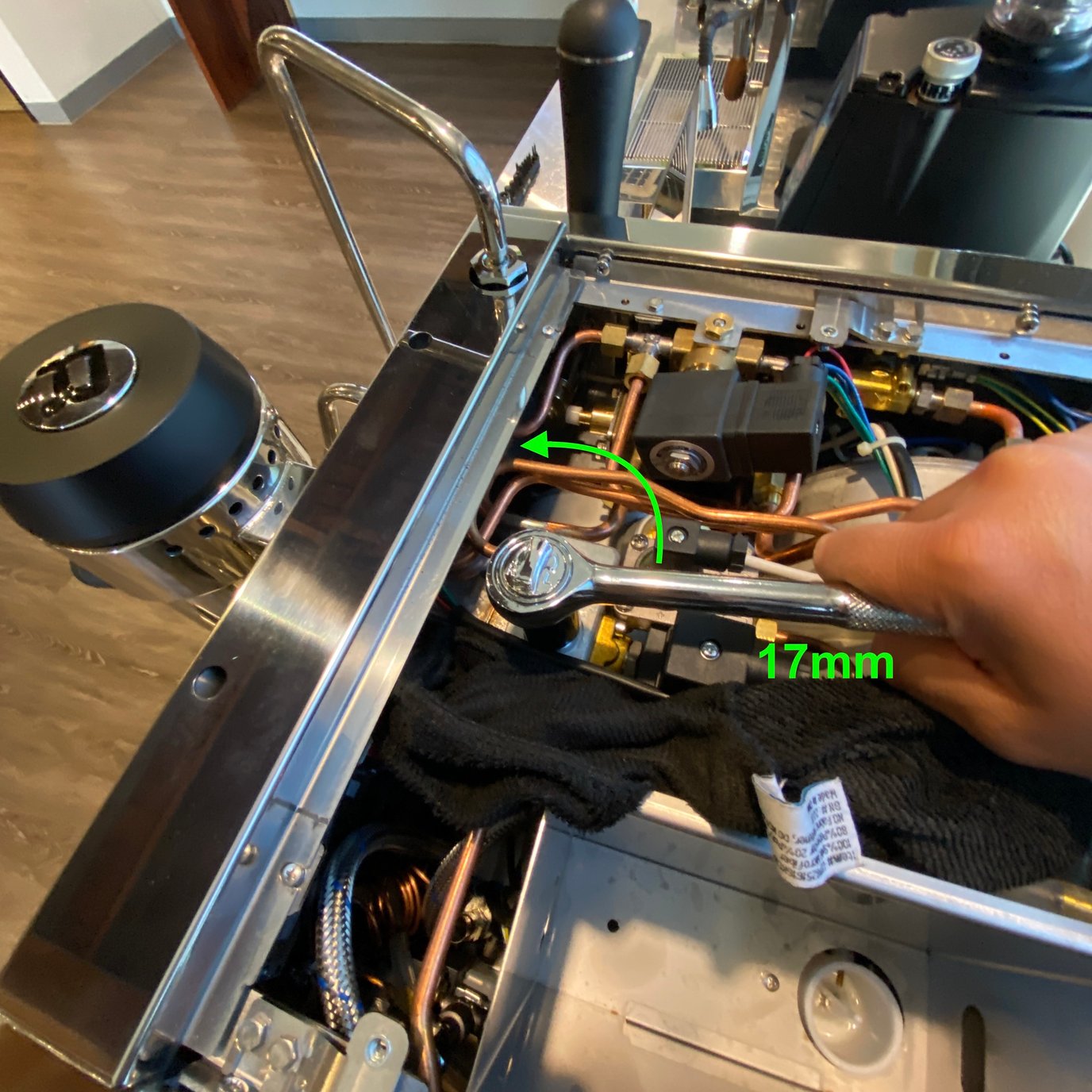 Rocket R Nine One: Inspecting and Cleaning the Group Head Gigleur